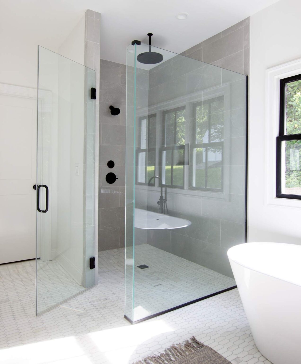 Which Type of Walk-In Shower is Best for Arizona Home Owners